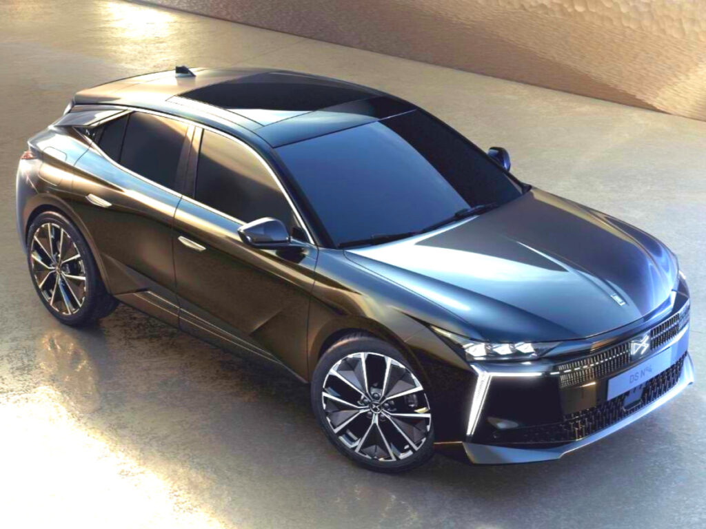 More Than Just Looks: The DS N°4 Mixes Chic Design with Brainy Tech
