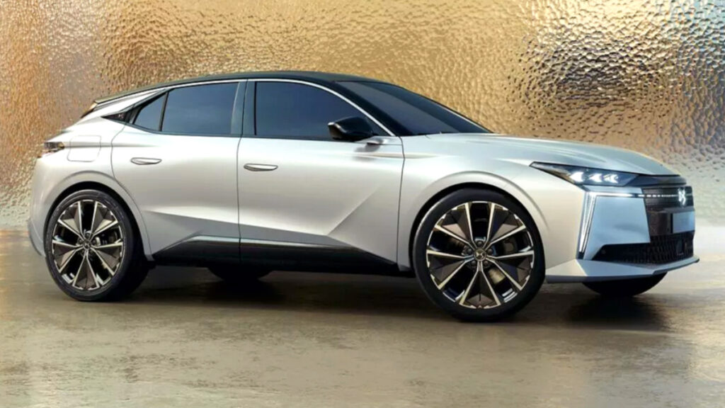 DS N°4 Is the Sexy French EV That Talks Back—Thanks to AI