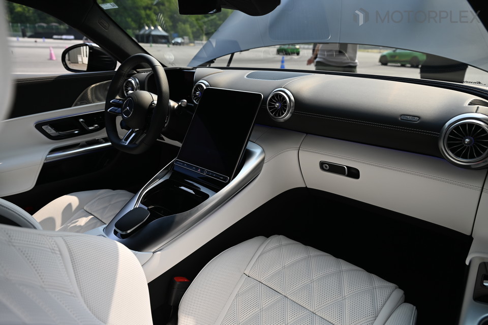 The Mercedes-AMG GT 55 Is a Luxury Missile That Could Worry Porsche