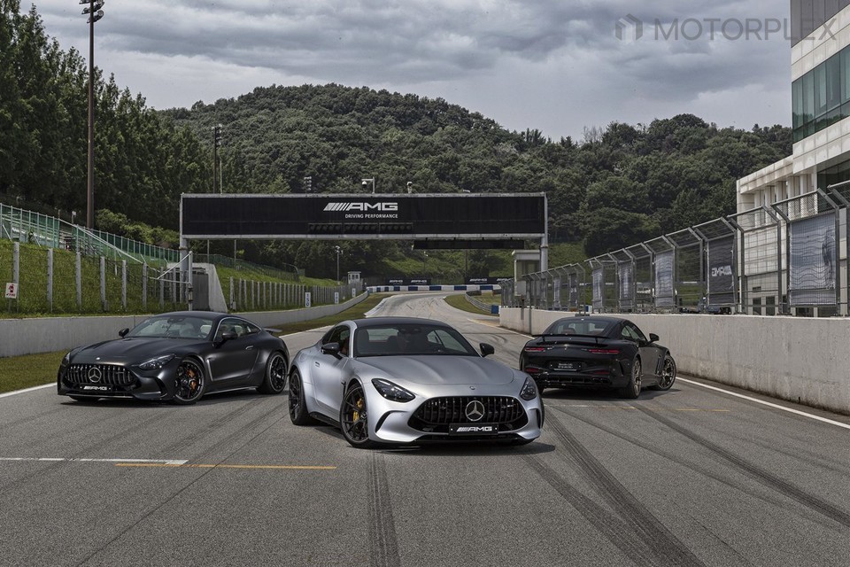 The Mercedes-AMG GT 55 Is a Luxury Missile That Could Worry Porsche
