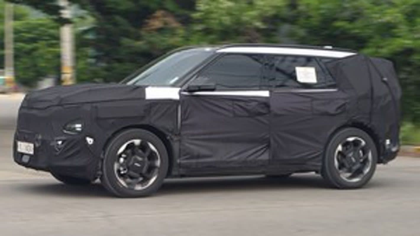 Sneak Peek: Kia EV5 Spotted Testing with Nearly Production-Ready Design