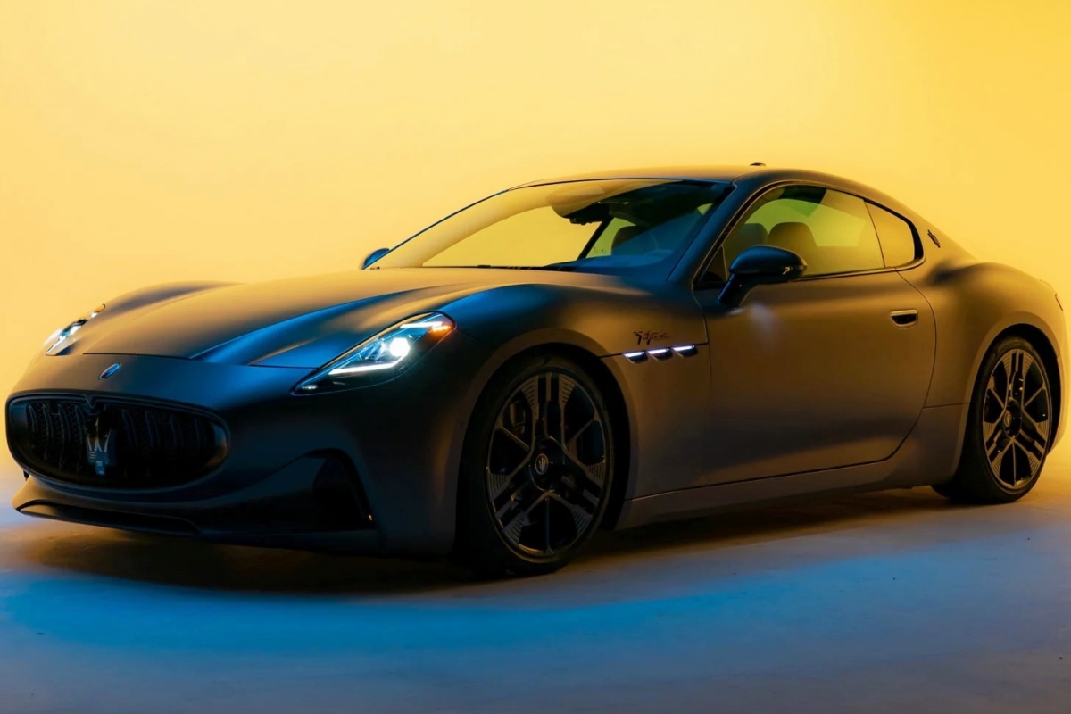 325 km/h, 800V, and Formula E DNA—Maserati’s GranTurismo Folgore ...