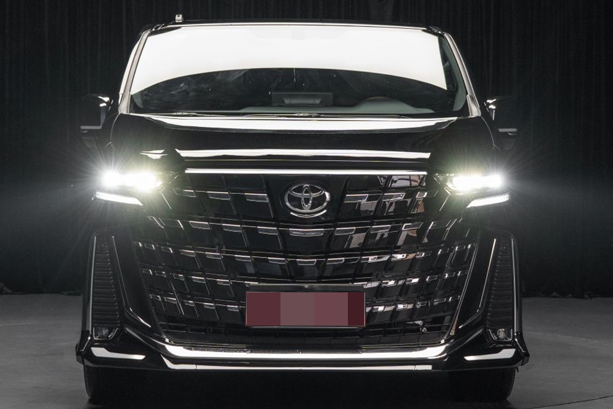 China Turned a Toyota HiAce Into a Chrome-Laden Luxury Van