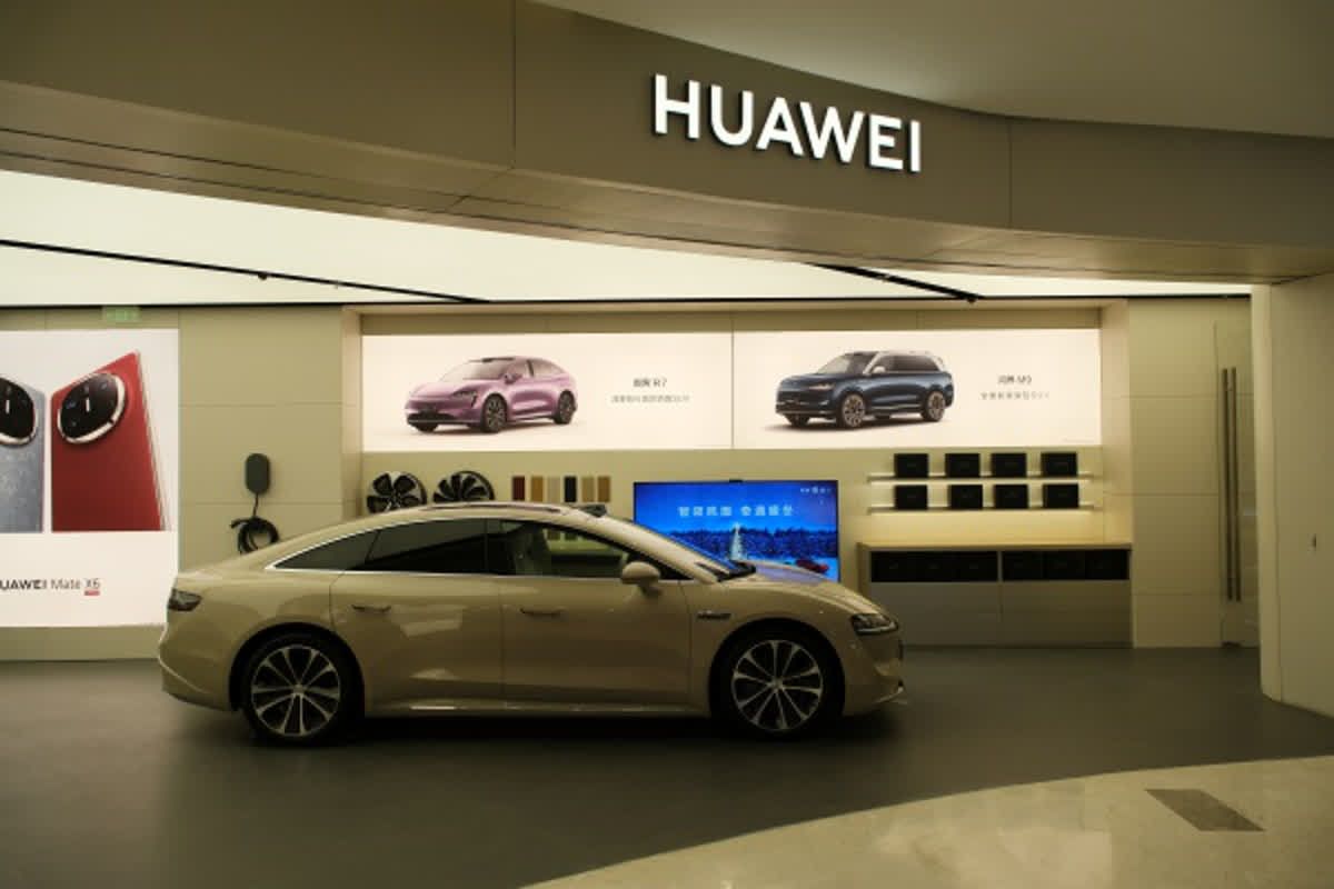 Huawei Says Its New EV Battery Could Go 1,800 Miles on One Charge