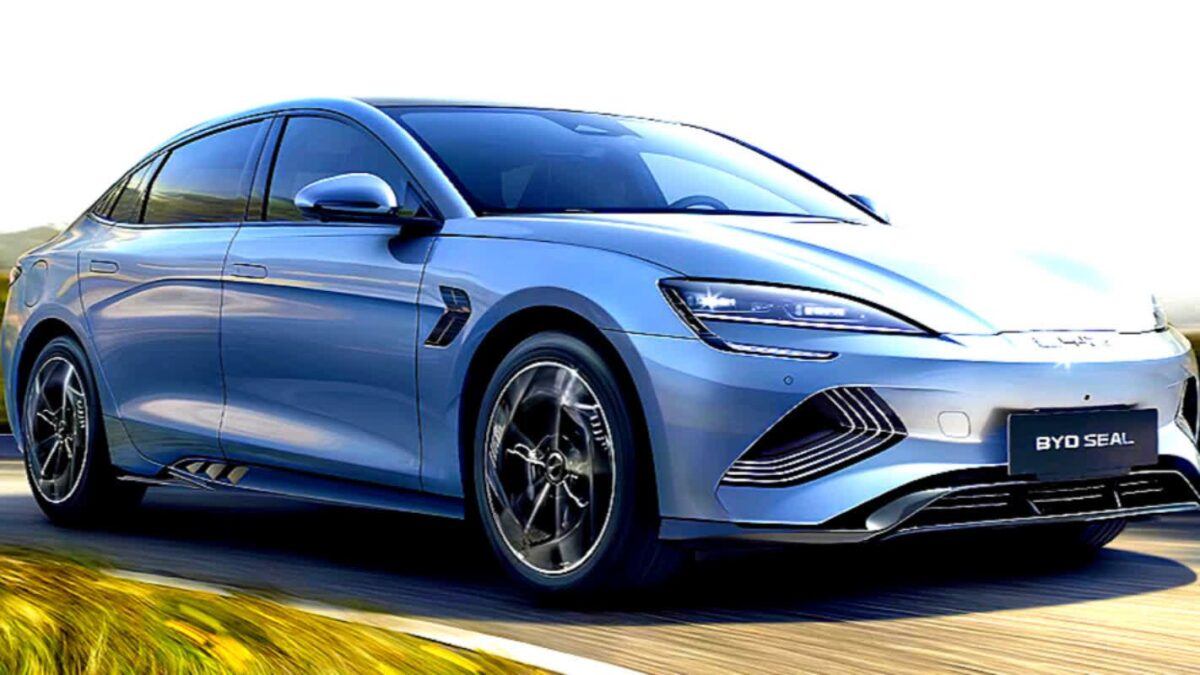 BYD’s Smartest Car Yet Can Park Itself and Pay for Your Dings
