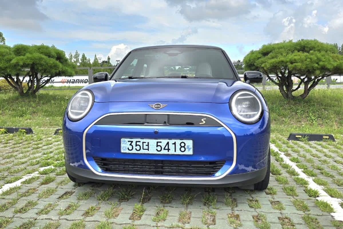 Go-Kart Mode, Union Jack Taillights, and a Track-Ready JCW—Mini’s Gone Mad