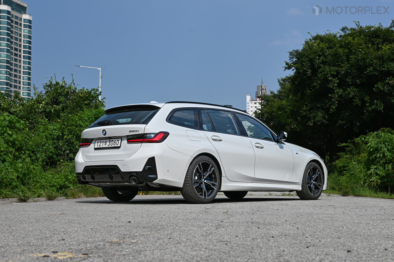 This BMW Wagon Corners Like a Sports Car—and Hauls Like an SUV
