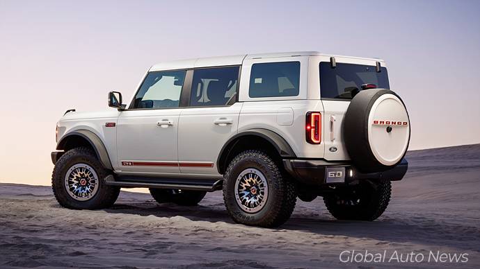 Red Caps, White Roofs, and Off-Road Muscle—The 2026 Bronco Is Pure ...