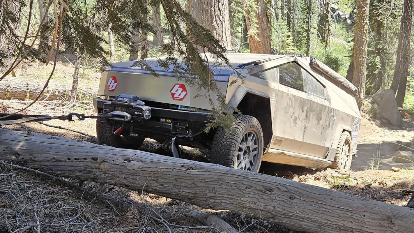 6 Tie Rods, 2 Generators, and Still Stuck — The Cybertruck’s Brutal ...