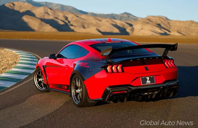 Super Snake-R: A Limited-Edition 850-HP Mustang That Makes the Dark ...