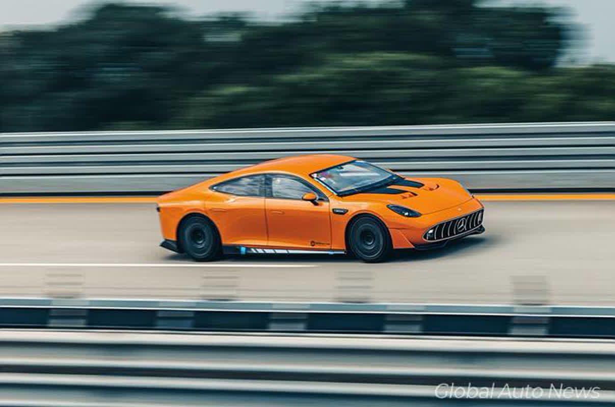 Mercedes-AMG Just Set a New World Record, Driving "Around the Earth" in ...