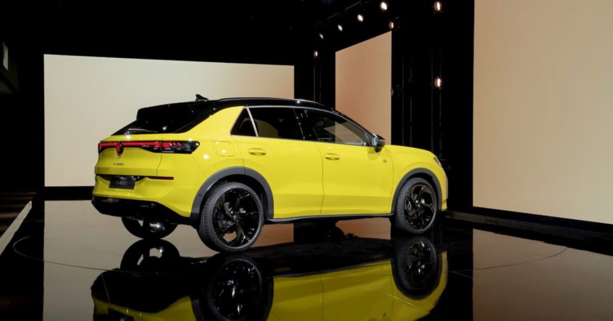The All-New Volkswagen T-Roc Debuts with a Larger Interior, New Head-Up ...