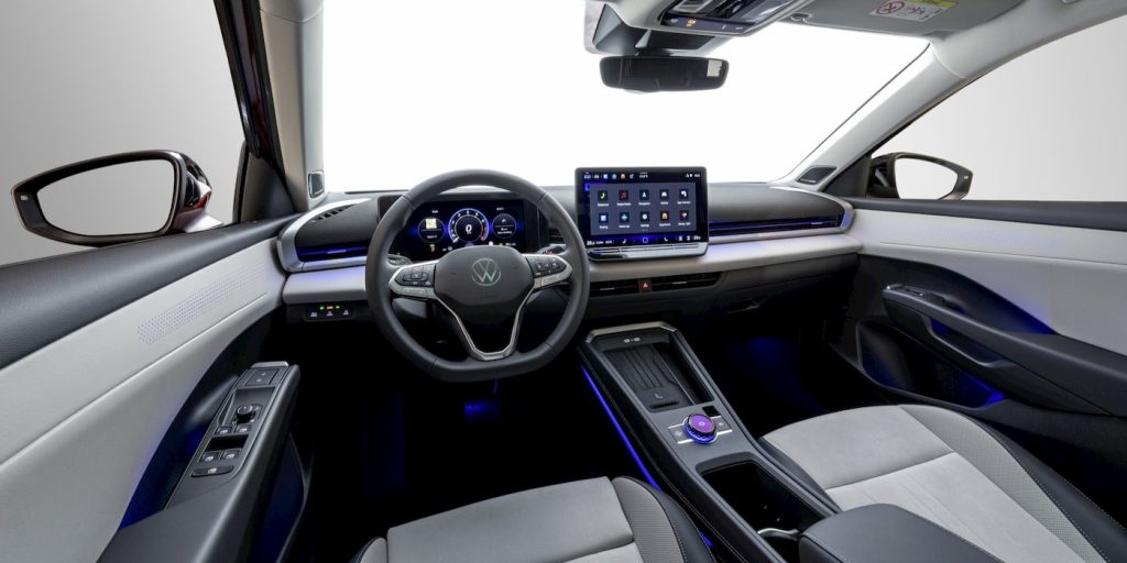 The All-New Volkswagen T-Roc Debuts with a Larger Interior, New Head-Up ...