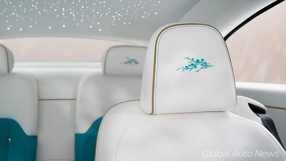 Rolls-Royce Transforms the Spectre with Cherry Blossoms, Starlight, and ...