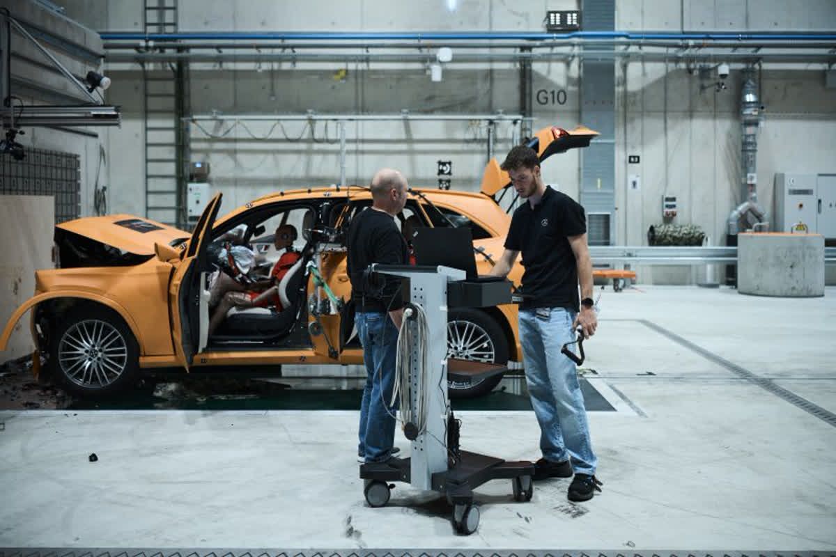 35 MPH Mercedes Safety Test: Inside the GLC's Secret Result You will ...