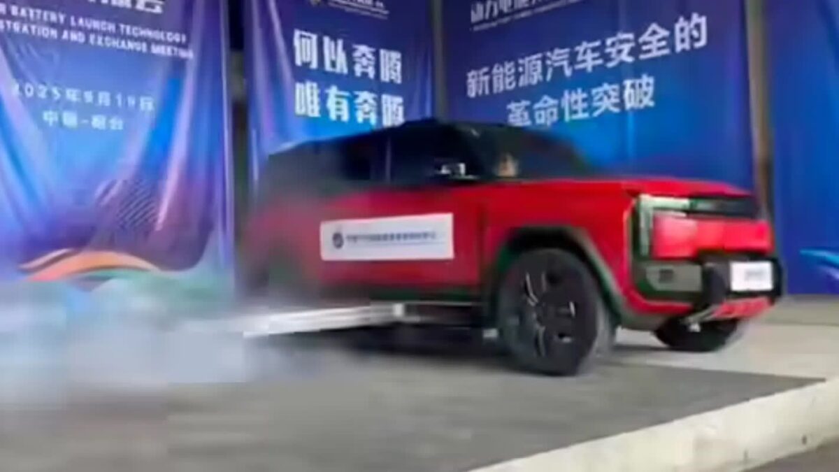 This SUV Solves EV Fires by Launching the Battery Into Traffic—Genius ...