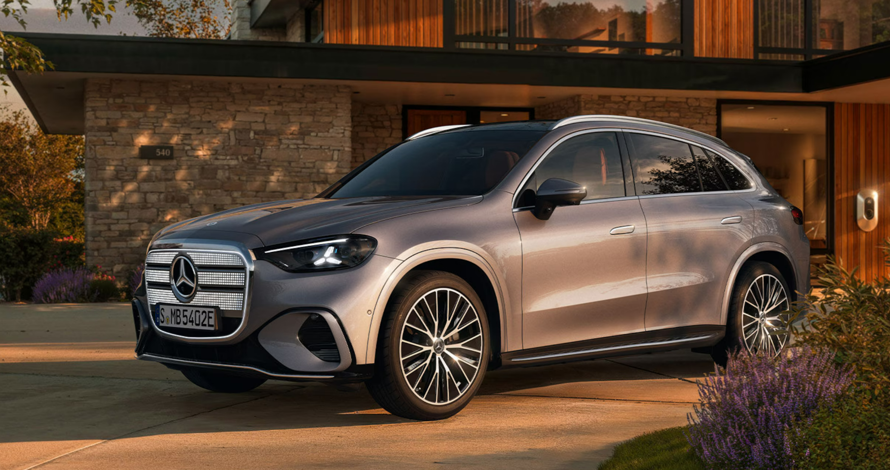 Meet the New Electric GLC: 713km Range and Lightning-Fast Charging!