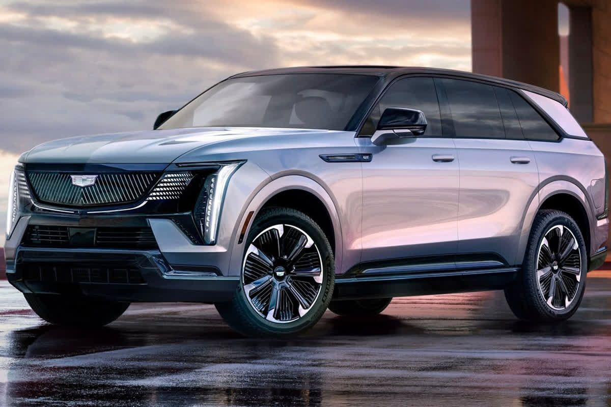 Gas Station VIPs: America’s Top 3 Gas-Guzzling Cars of 2025—And Their ...