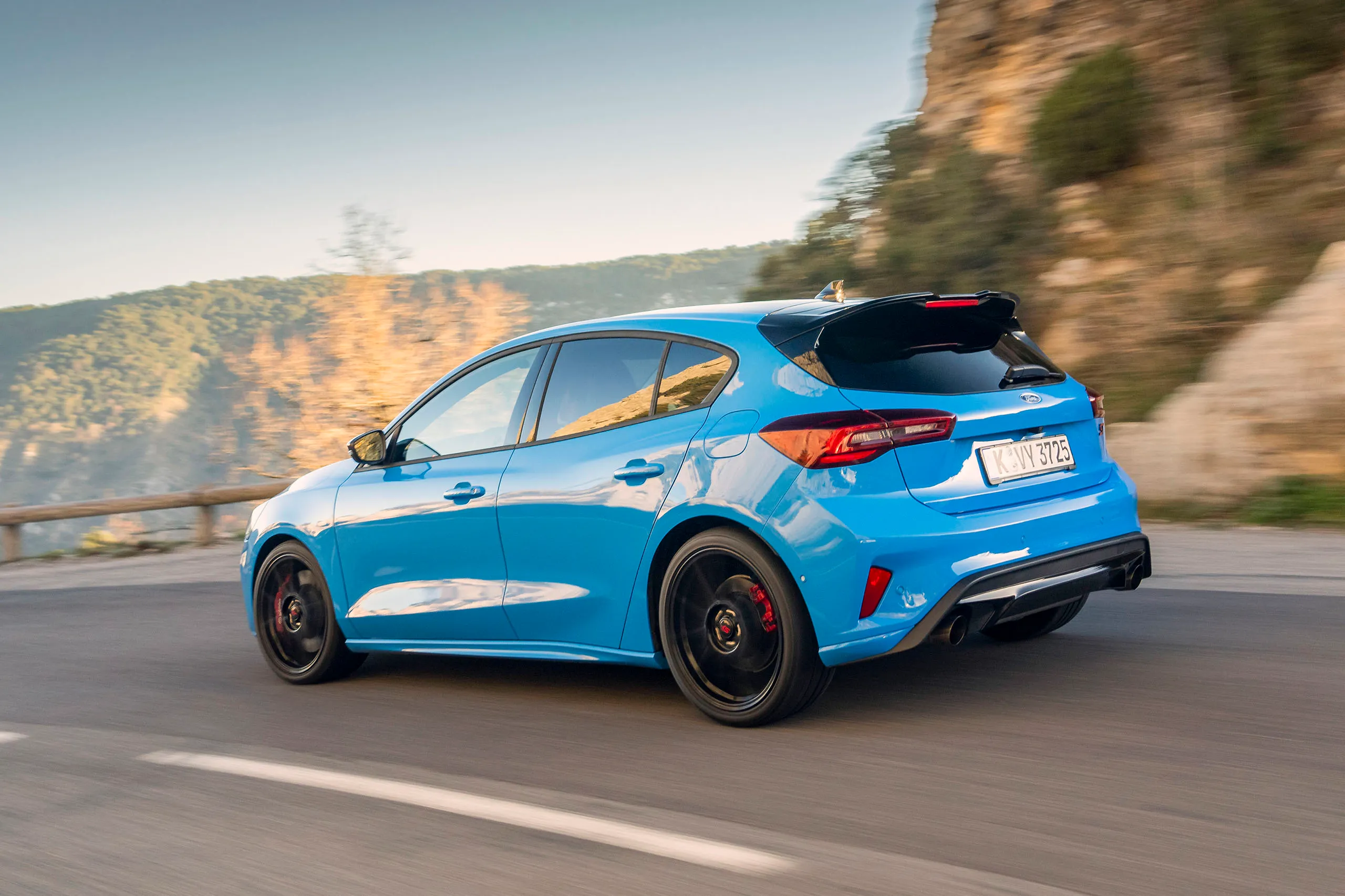 Farewell to a Hot Hatch Legend—The Final Ford Focus ST Is Built, but ...