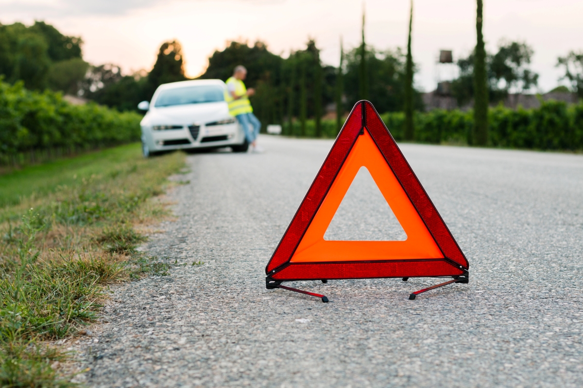 Yet Another Fatal Rollaway Accident Shows Why The Warning Triangle Is A ...