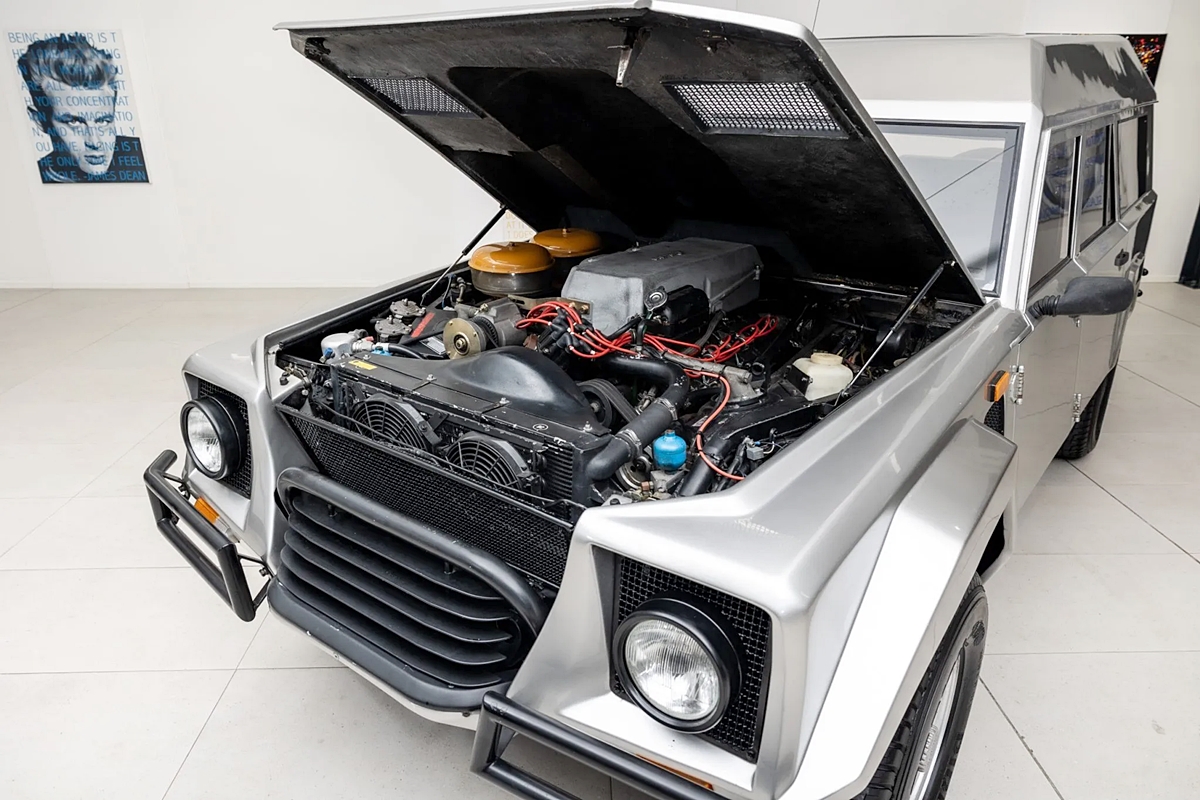 Countach V12 Power: The Sultan Of Brunei’s Factory-Approved LM002 Wagon ...