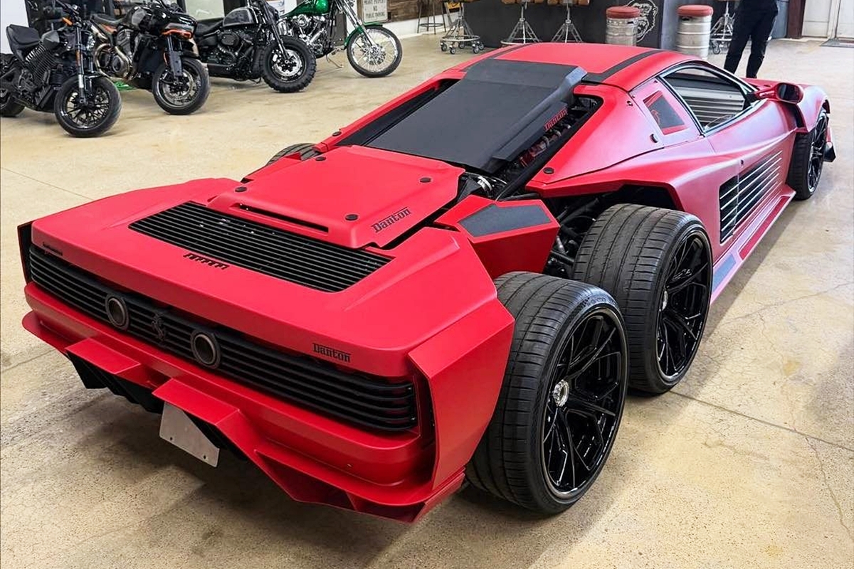 A Wild Six-Wheeled Ferrari Testarossa Exists—and It’s Tearing Gas ...