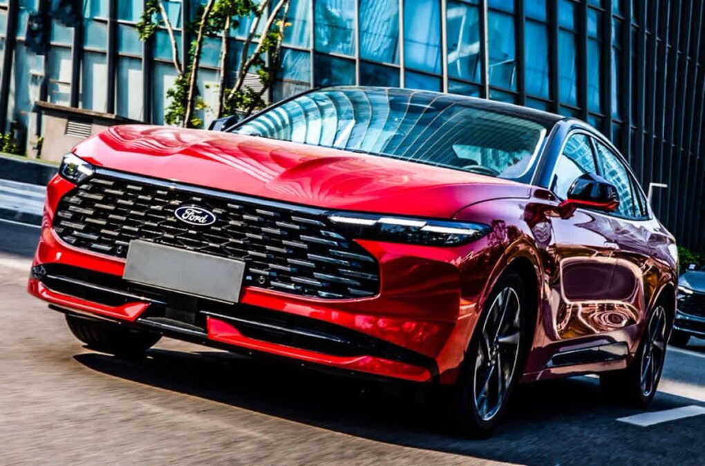 Ford’s Mondeo Gets A 27-Inch 4K Screen And A New Hybrid Option For 2026
