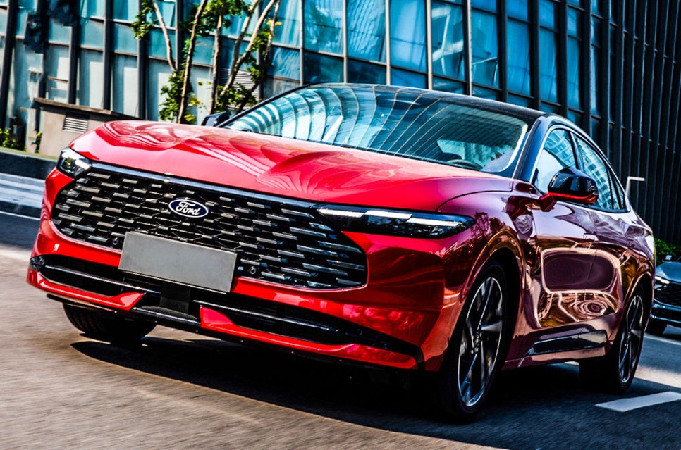 Ford’s Mondeo Gets A 27-Inch 4K Screen And A New Hybrid Option For 2026