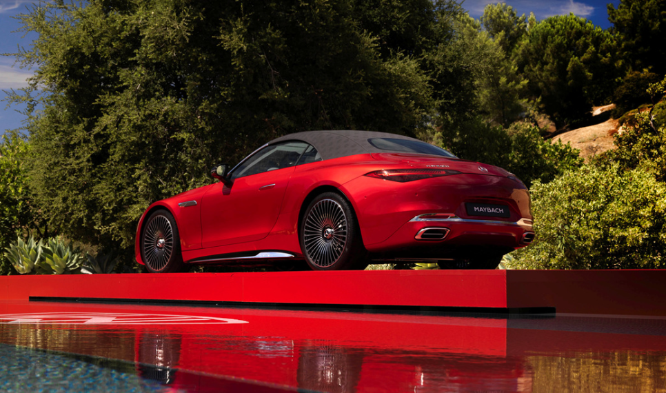 This $250K Maybach Is the Most Luxurious Convertible Mercedes Has Ever ...