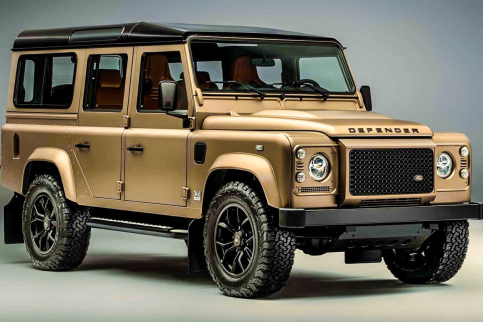 The V8 Is Back—and Land Rover’s Reborn Defender Roars With 400 Horses ...
