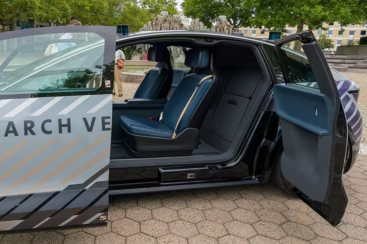 Volkswagen’s Driverless Car Has No Steering Wheel—And It’s Already on ...