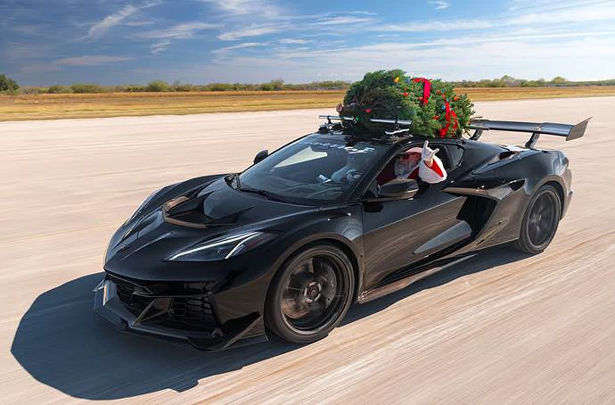 Faster Than Santa: This Chevy Corvette Delivered a Christmas Tree at ...