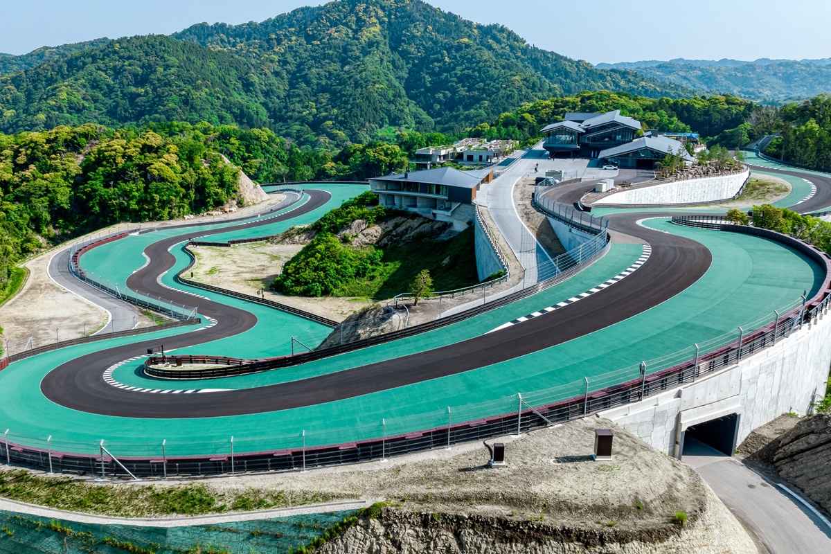 The Hidden Resort With Its Own Mountain Racetrack—Built for People Who ...