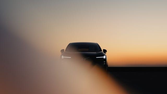 The Disposable $70,000 Luxury SUV: Volvo Adopts the Tesla Blueprint to ...