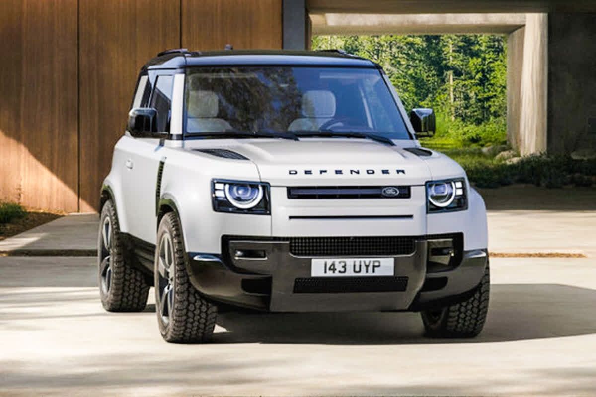 Defender OCTA Looks Like a Trail Rig But Moves Like a Supercar—Here’s ...
