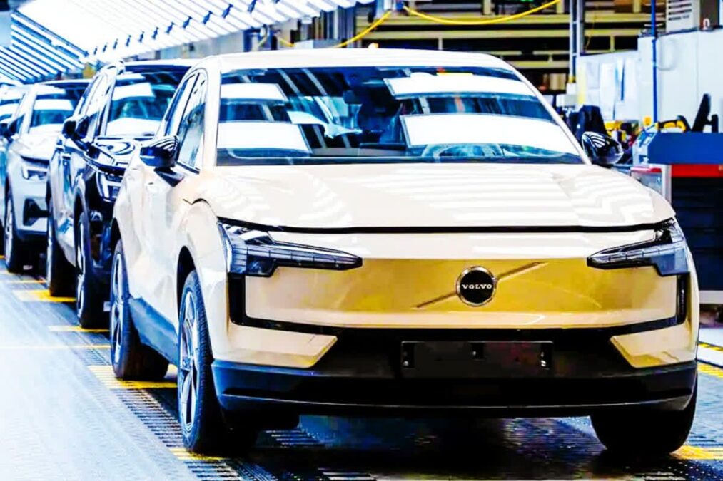 The ICE Era Just Cracked—EVs Outsold Gas Cars Across Europe in One Month