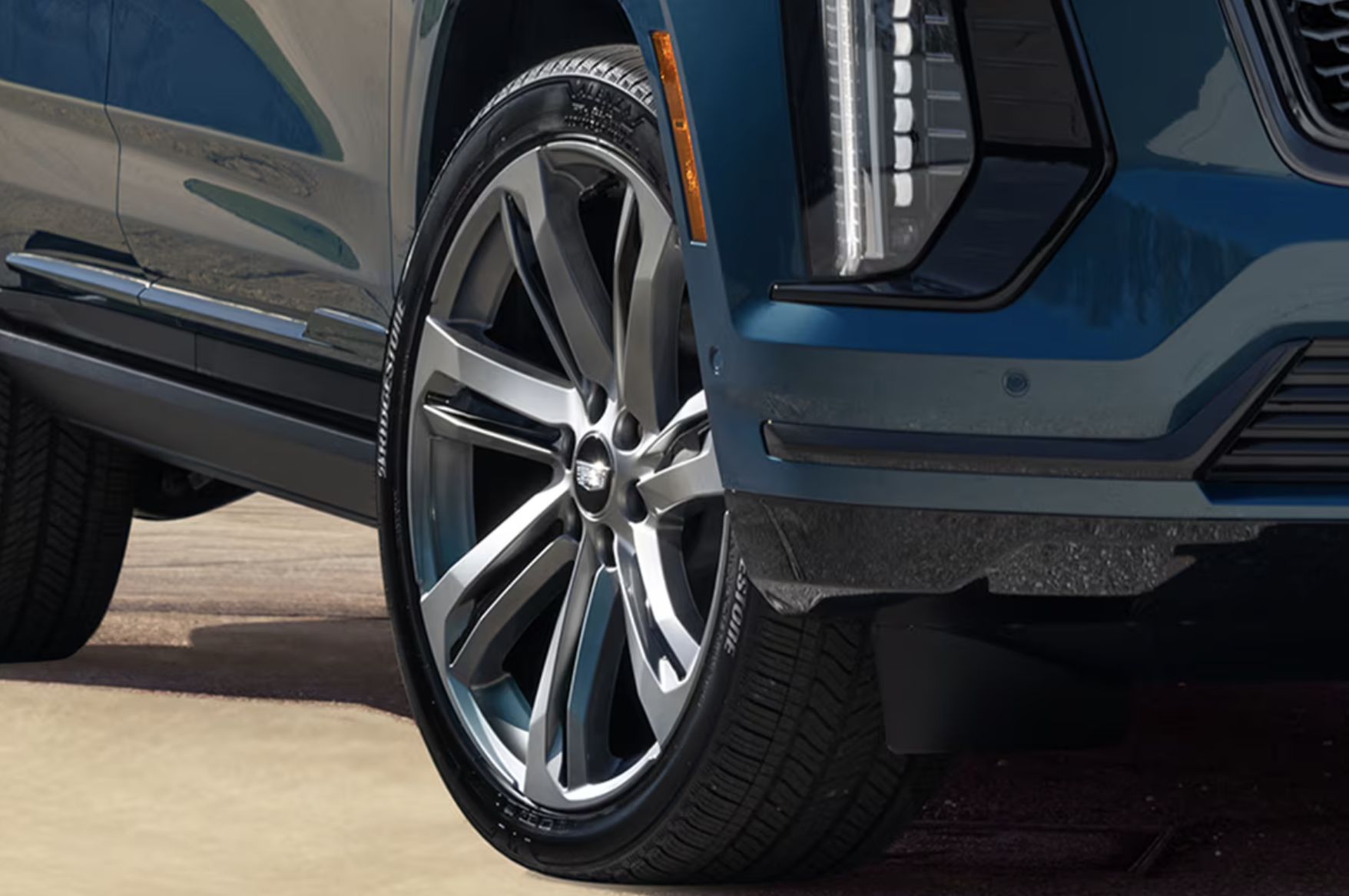 $126,000 Luxury Tank : Cadillac's 2026 Escalade Hits With 55-Inch ...