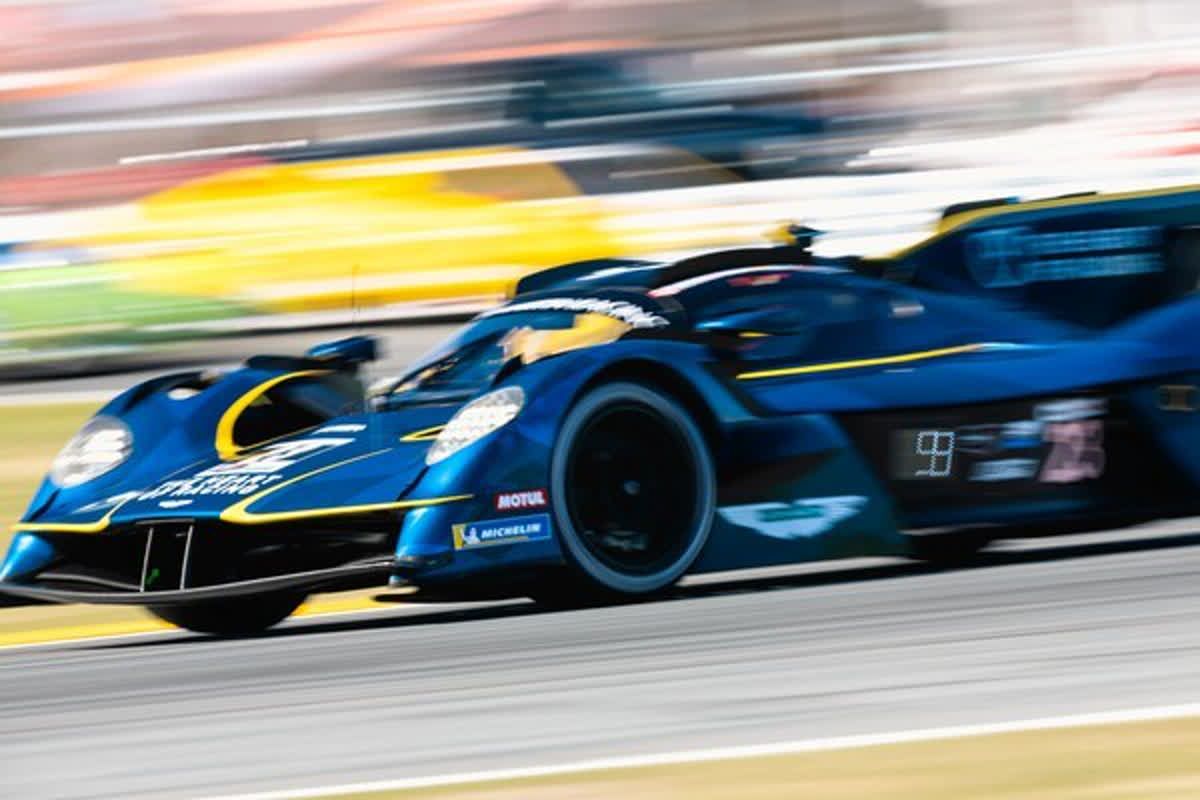 V12 Valkyrie Faces 12 Hours of Sebring in Key 2026 IMSA Showdown