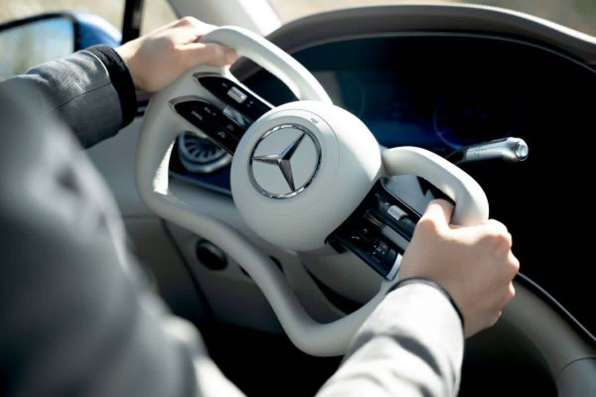 2026 EQS Adopts Mercedes-Benz Steer-by-Wire, Ending Physical Linkage